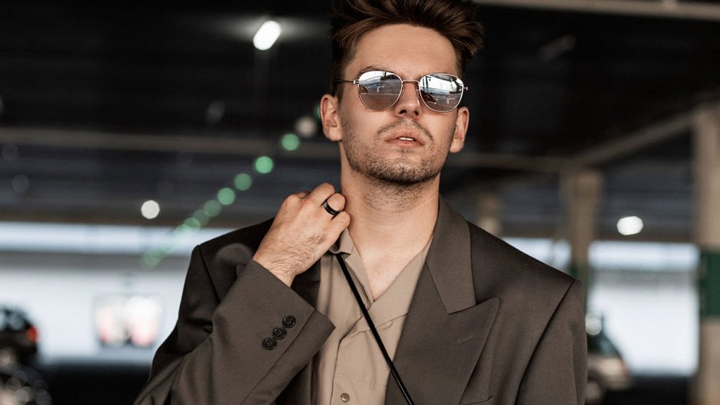Why Men Wear Black Wedding Rings: Meaning, Materials & Fashion